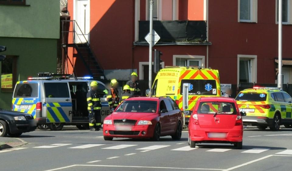Cyklista narazil do boku auta | Krimi Plzeň