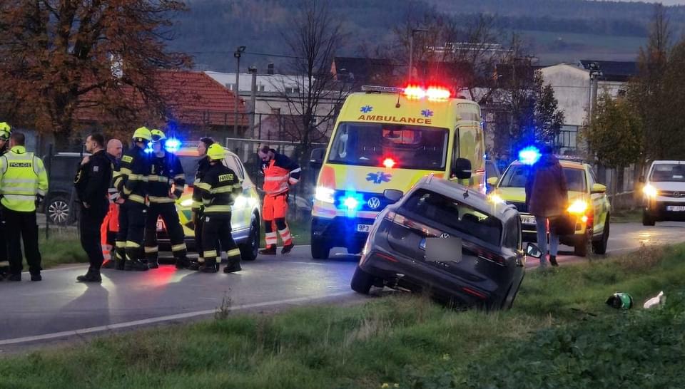 Tragická nehoda, motocyklista zemřel ještě v sanitce | Krimi Plzeň